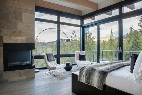 Ide Dinding Kaca Cantik Ini Bisa Buat Interior Kelihatan Lapang